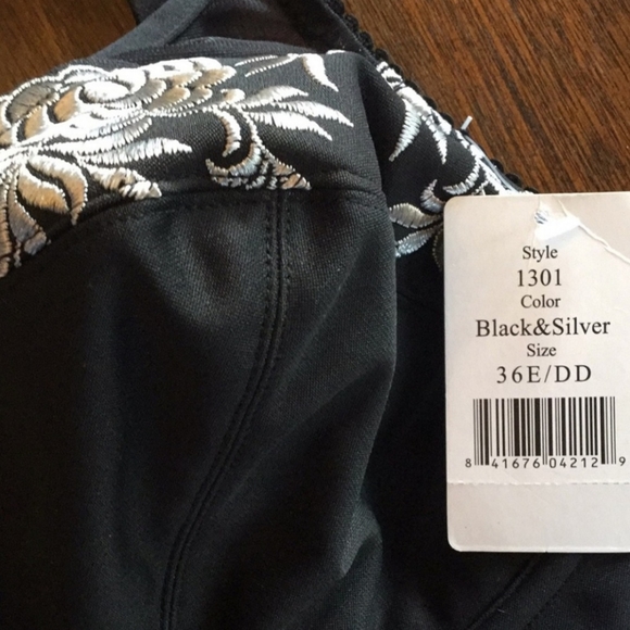 Elila | Intimates & Sleepwear | Elila Black Bra With Floral Design Top ...